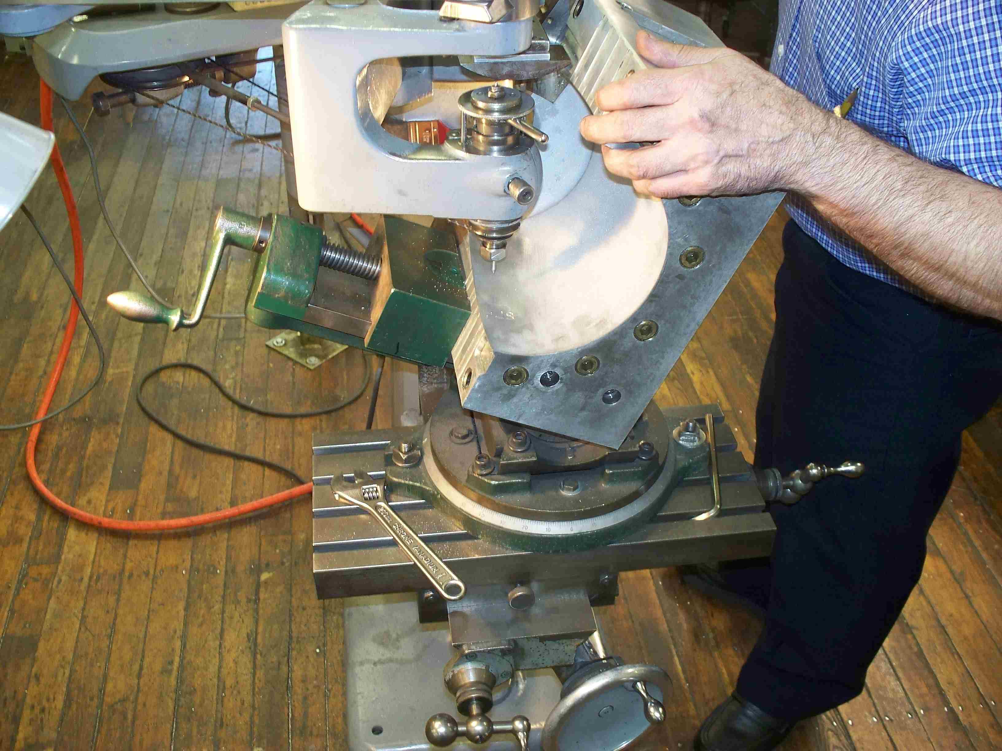 Custom Engraving - Mold Engraving | Durable Technologies